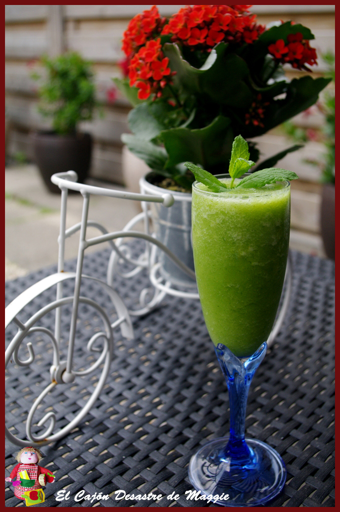 El cajón desastre de Maggie: SMOOTHIE VERDE DE PEPINO Y MANZANA