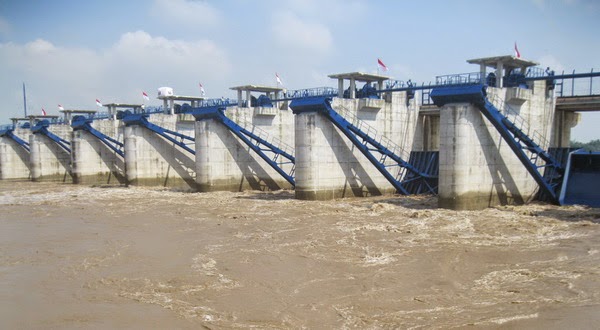 Construction. Pages: Dam and Weir