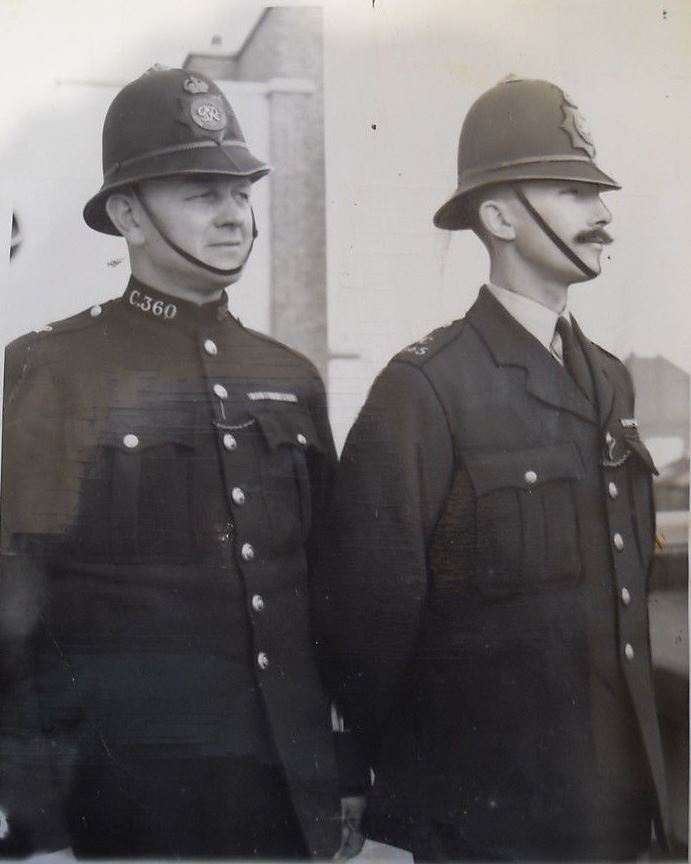 Avon & Somerset Constabulary: British Police Uniform Part 2 - Tunics