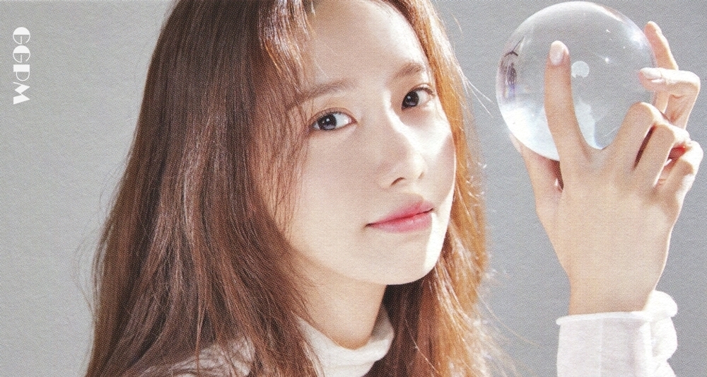 YOONA. Girls' Generation-Oh!GG SEASON'S GREETINGS 2020 - Desk Calendar ...
