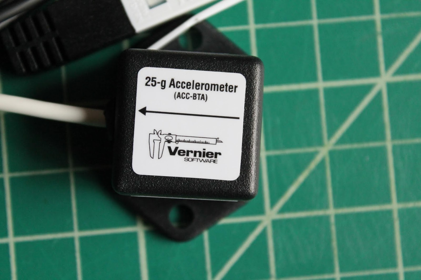 Physics is supposed to be fun!: Vernier 25-g accelerometer ACC-BTA
