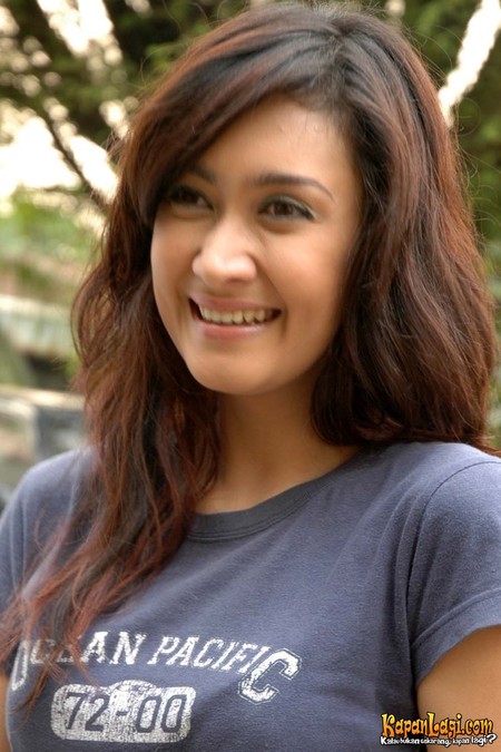 Profil dan Biografi Nafa Urbach | Blog Tokoh Indonesia