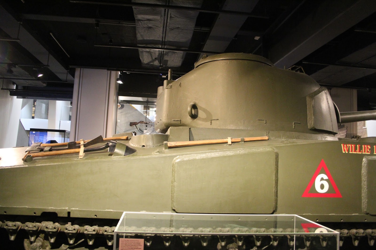 ultravanillasmurf: M4A4 Sherman V - Imperial War Museum