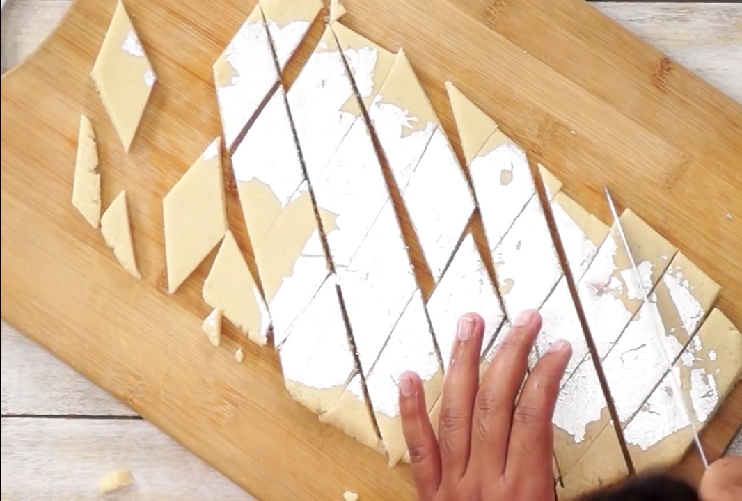 How to make Kaju Katli at Home | Step by Step Kaju Barfi Recipe ...