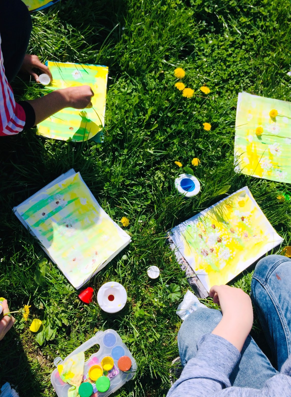 Punctul-element de limbaj plastic: „Câmpul cu păpădii” - Materiale ...