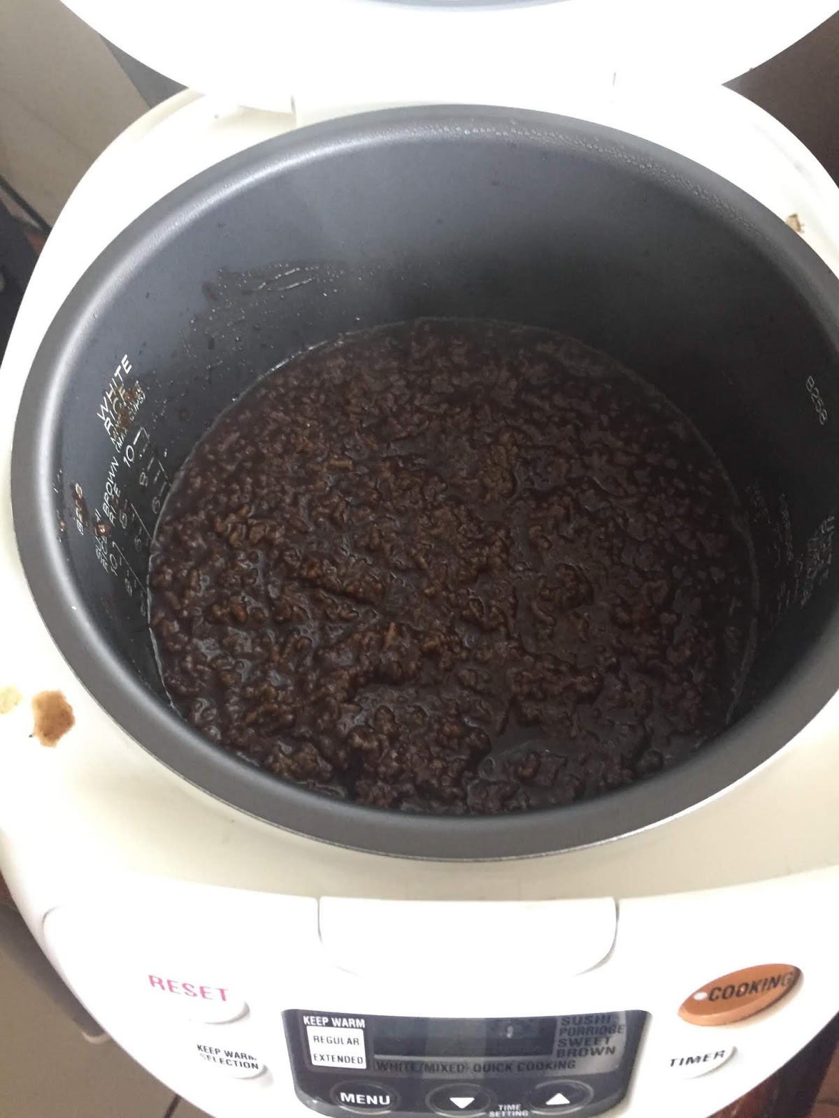 Cooking Champorado in a Rice Cooker ~ Mommy Meowmeow!