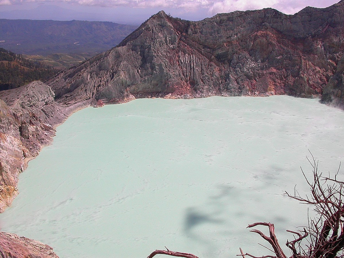 Indonésie - Java - le lac d'acide du Kawah Ijen (2400m) - Les routes de ...