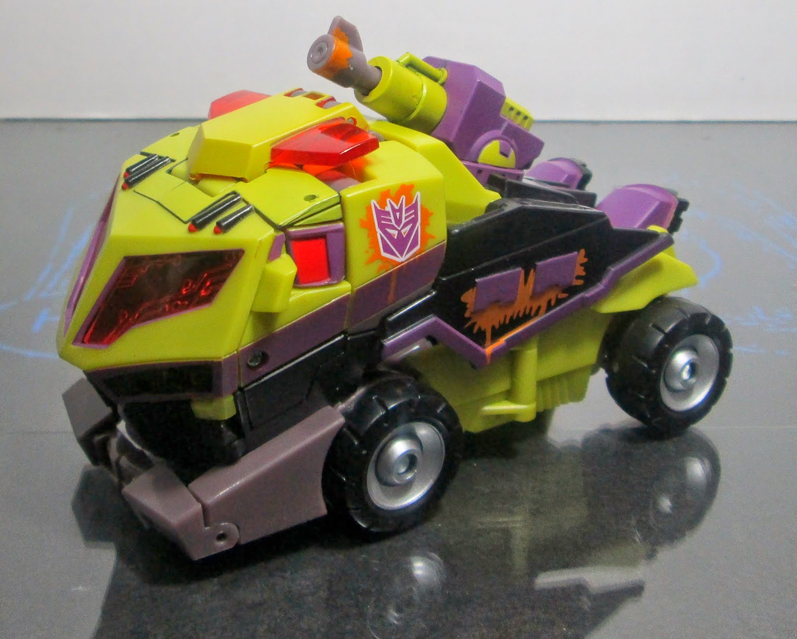 Transformers One Mans Obsession: Botcon Exclusive Decepticon Toxitron ...