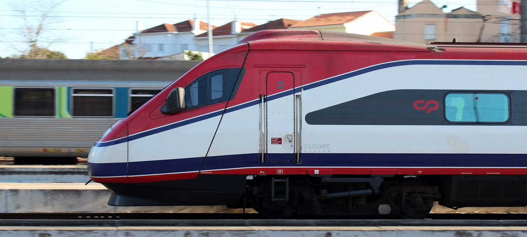 Histórias com História: 160 ANOS DE COMBOIOS EM PORTUGAL