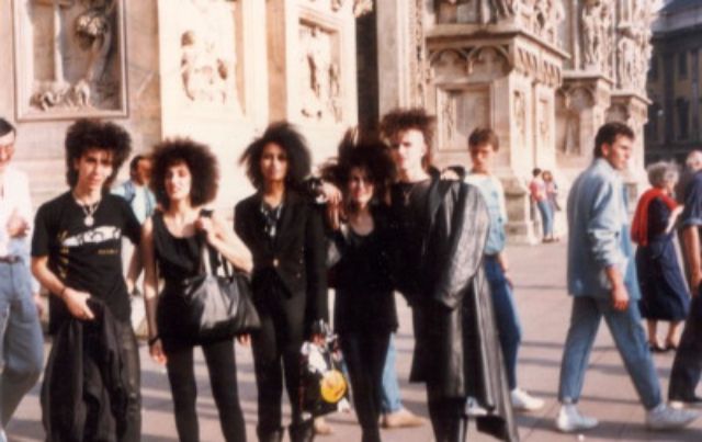 White of Face and Clad in Black, These 60 Amazing Candid Snapshots ...