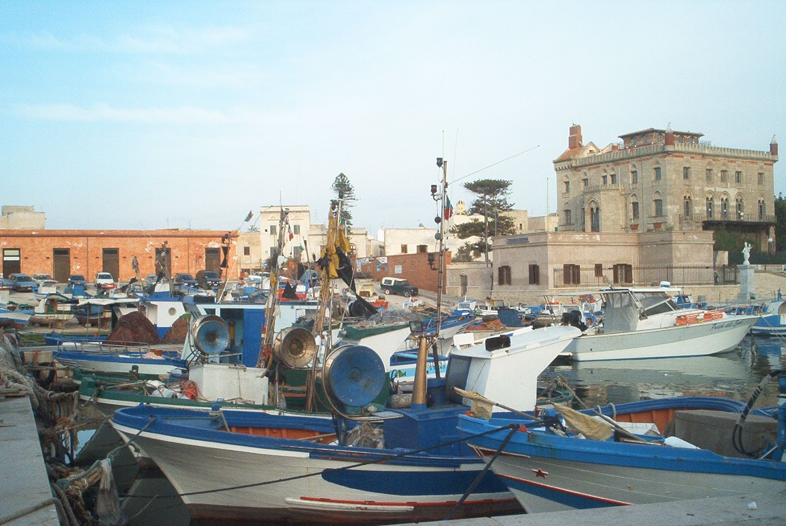 Trapani, una falce sul mare: Risorse e ricchezze economiche