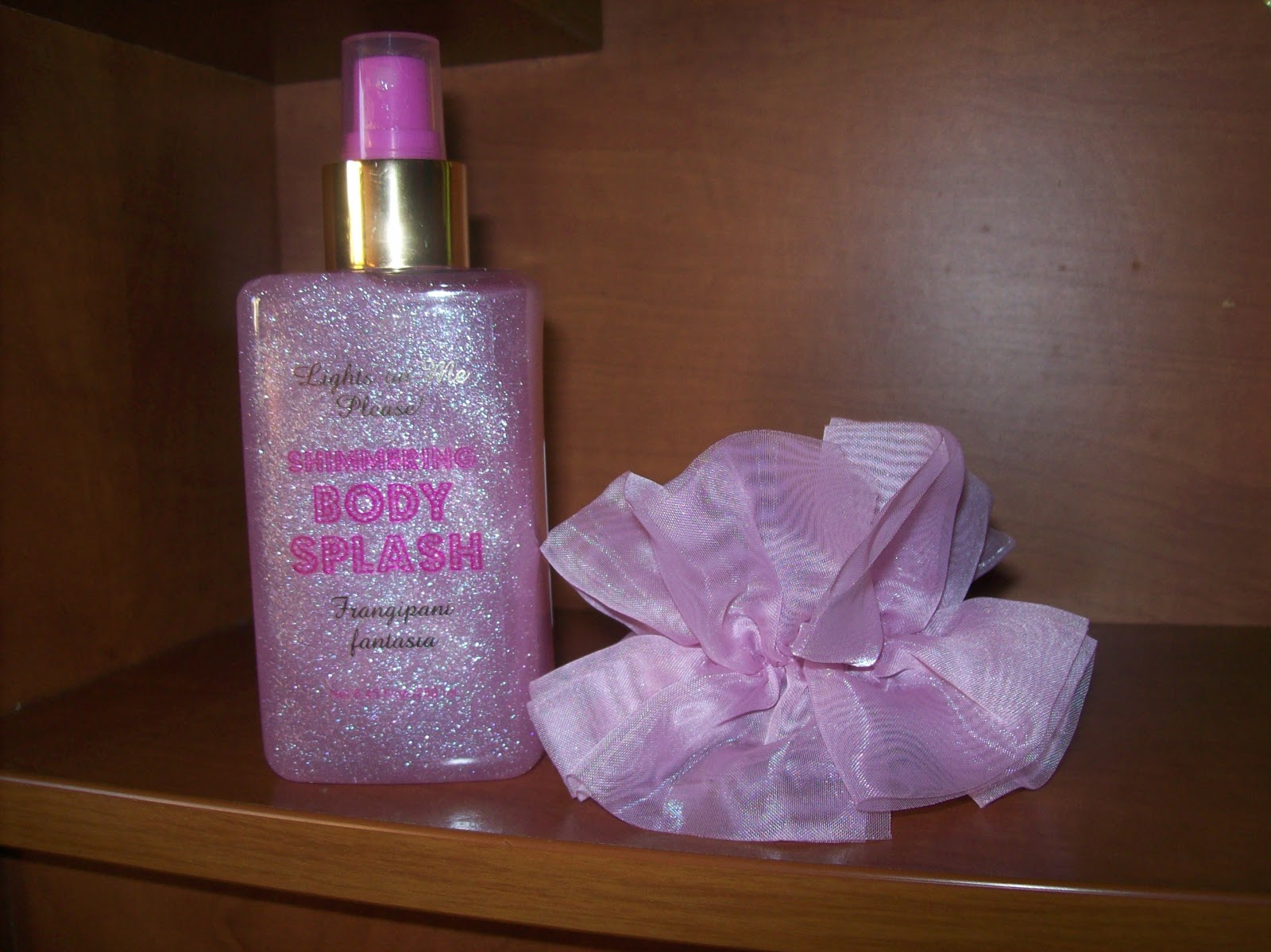 O sonho de hoje é a realidade de amanhã: Shimmering Body Splash - H&M