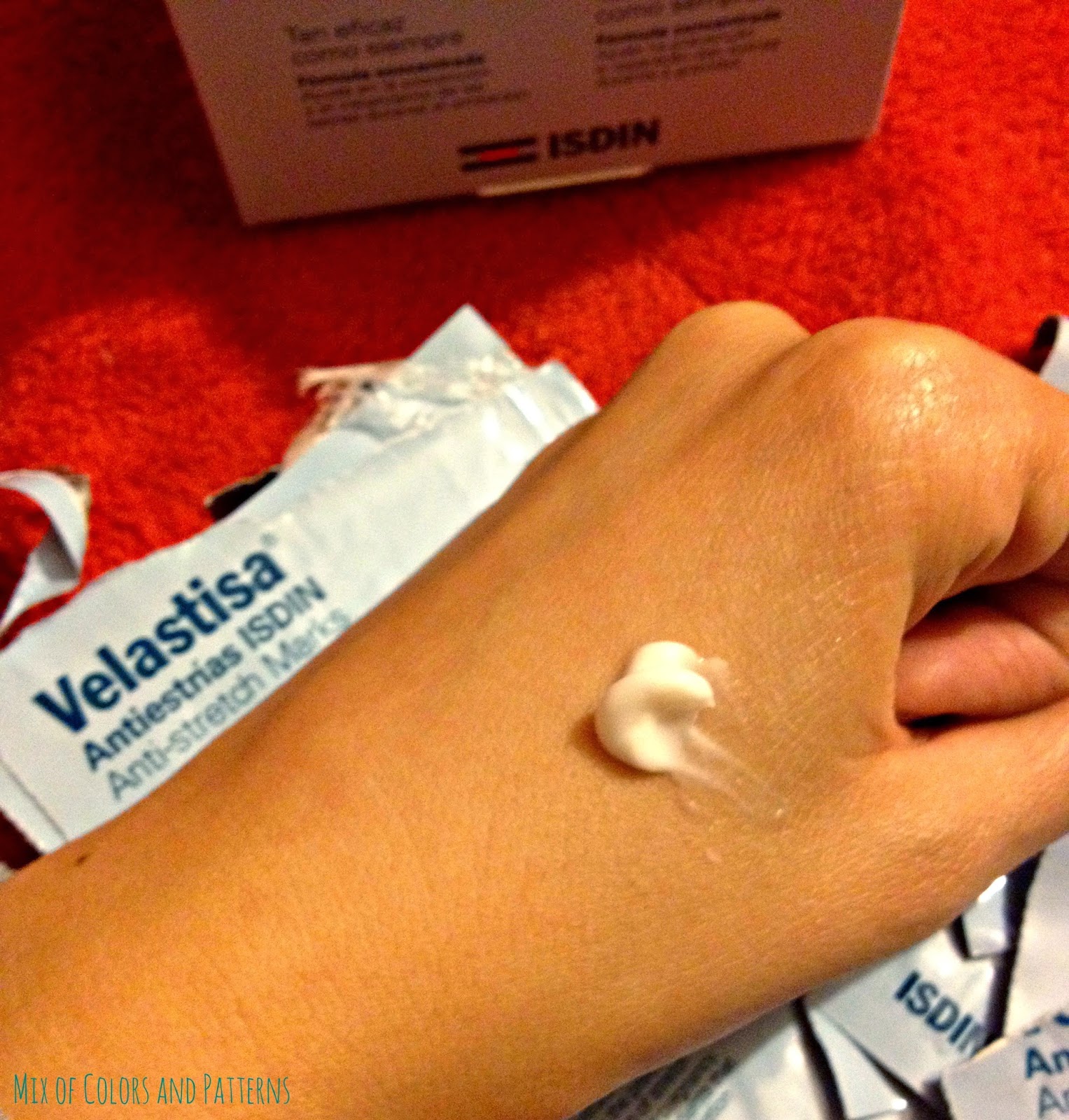 Mix of Colors and Patterns: Velastisa Anti-estrias ISDIN - Review