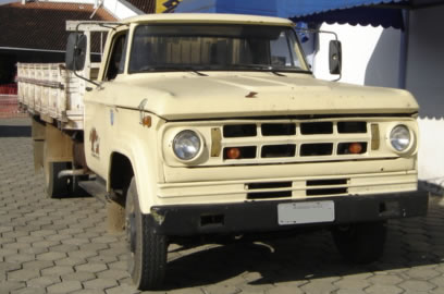 Por Dentro dos Boxes: Nostalgia Urbana (XI) - Caminão Dodge D400