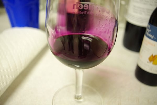 TomBarrasWineCommentary: Why do so many red wines taste the same?