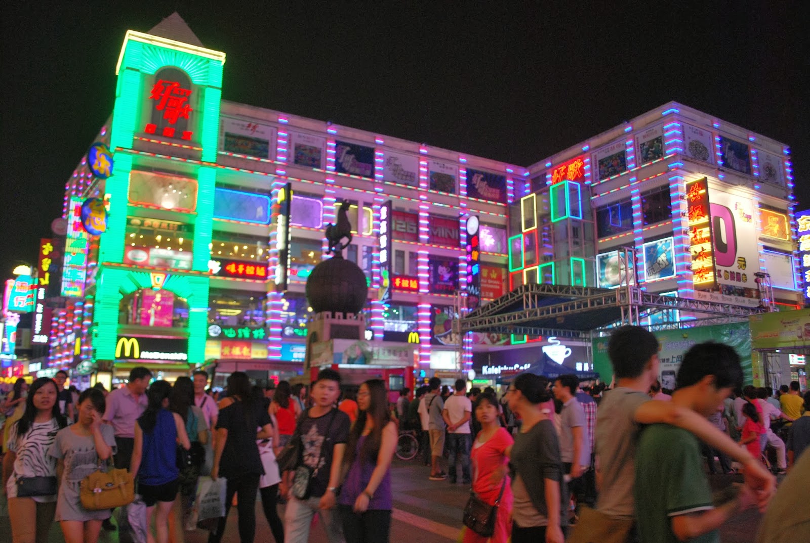 BookWorm Travel: Guangzhou - Shangxiajiu Pedestrian Street