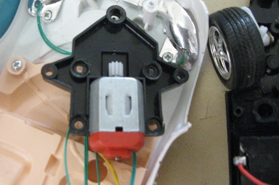 RC Bunker: Inside a Cheapo Toy Grade RC Car