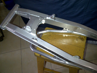 the Apriliatista: * (New) Swing Arm Unitrak Alumunium Silver Kawasaki ...