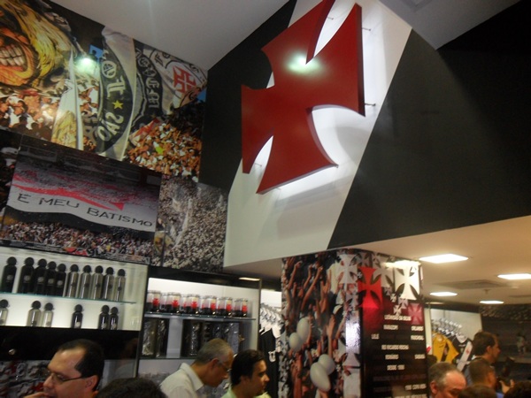 Vascaínos FC | C.R. Vasco da Gama: VASCO INAUGURA MAIS UMA LOJA OFICIAL