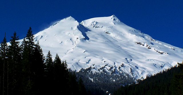 Kulshan (Mount Baker) Stratovolcano© ™ ®, part of the Cascadia Volcanic ...