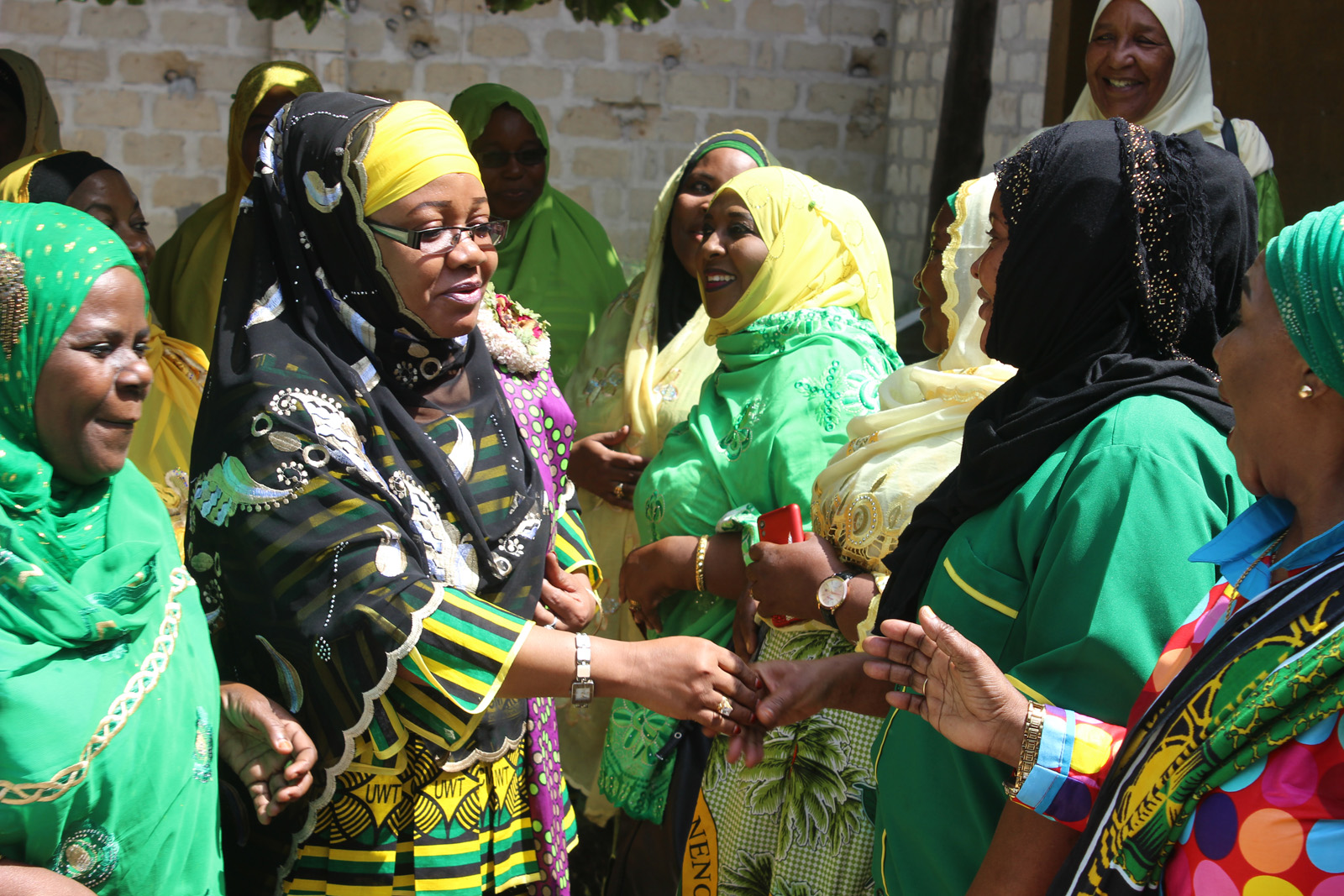 CCM AFISI KUU ZNZ: PICHA ZA MATUKIO MBALI MBALI ZA ZIARA YA MWENYEKITI ...