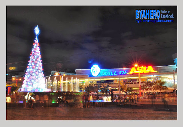 Byahero: Christmas display at SM Mall of Asia