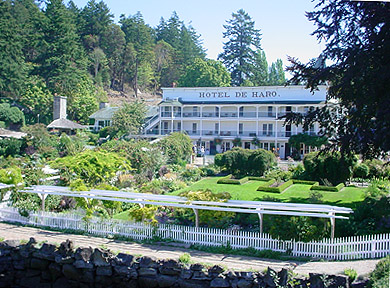 Redefining the Face Of Beauty : The Best Waterfront Resorts & Lodges ...