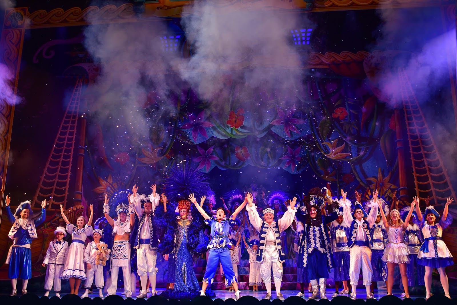 North East Theatre Guide: REVIEW: Peter Pan at Newcastle Theatre Royal