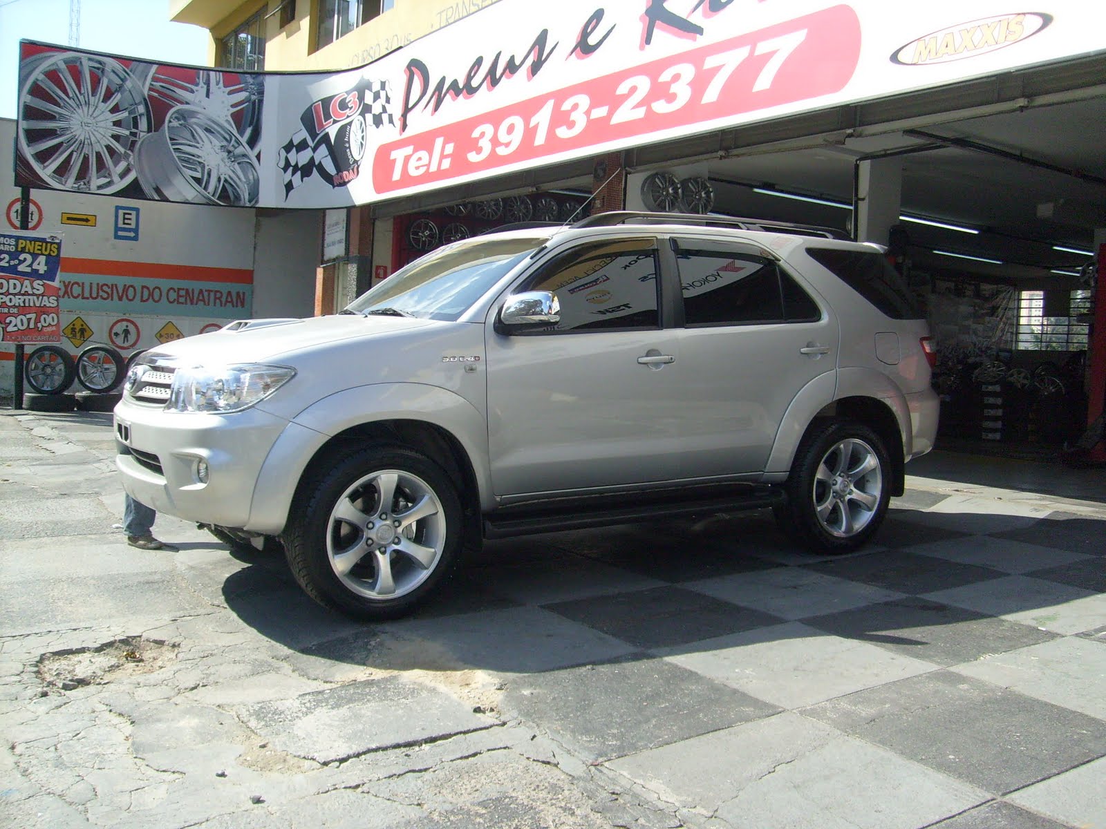 lc3 pneus e rodas: HILUX SW4 aro 20"