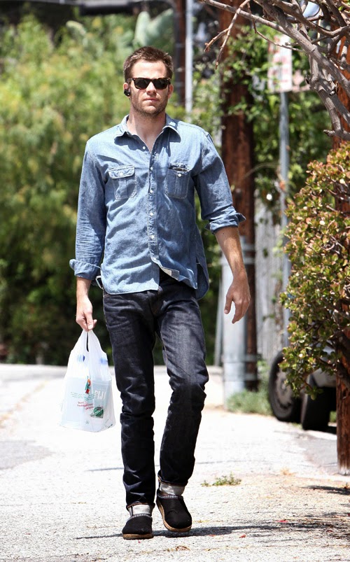 Celebrity Casual Style for Your Daily Look: CHRIS PINE CASUAL STYLE