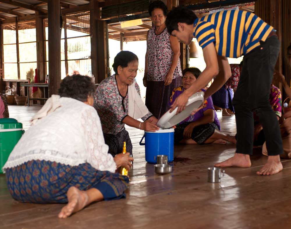 Allen's World: Songkran - Bone Washing