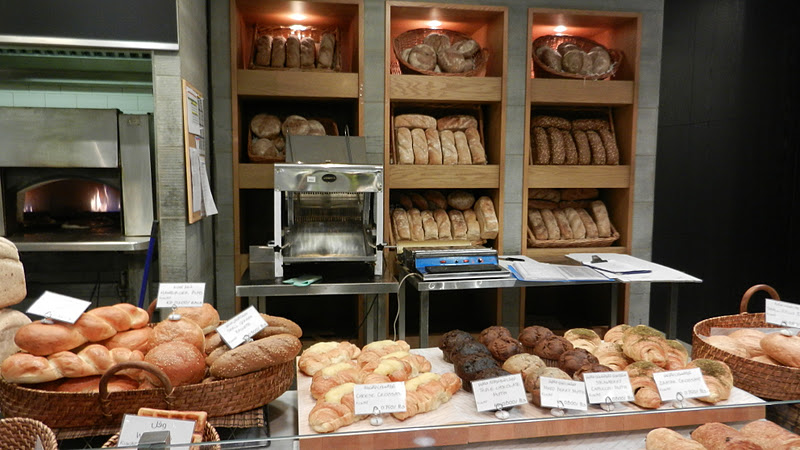 Kuweight 64: BREAD SECTION AT DEAN AND DELUCA