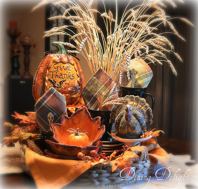 Dining Delight: Thanksgiving Display in a Tray
