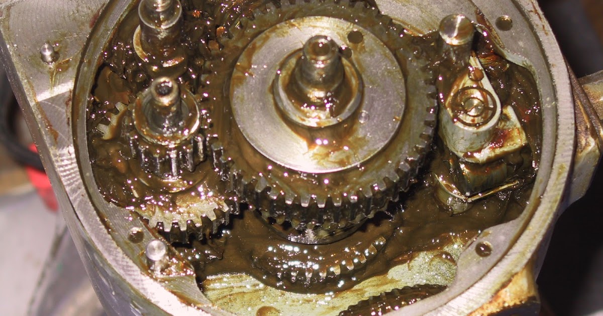 Hobart A200 Overhaul: Removing more of the Old Transmission Grease