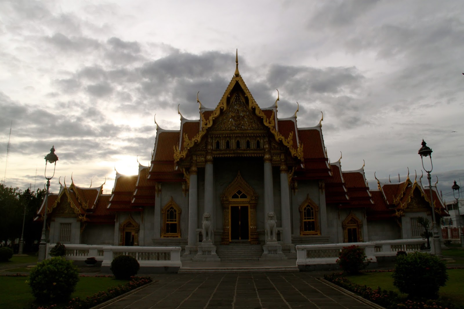 Kishastyle: WAT BENCHAMABOPHIT, BANGKOK