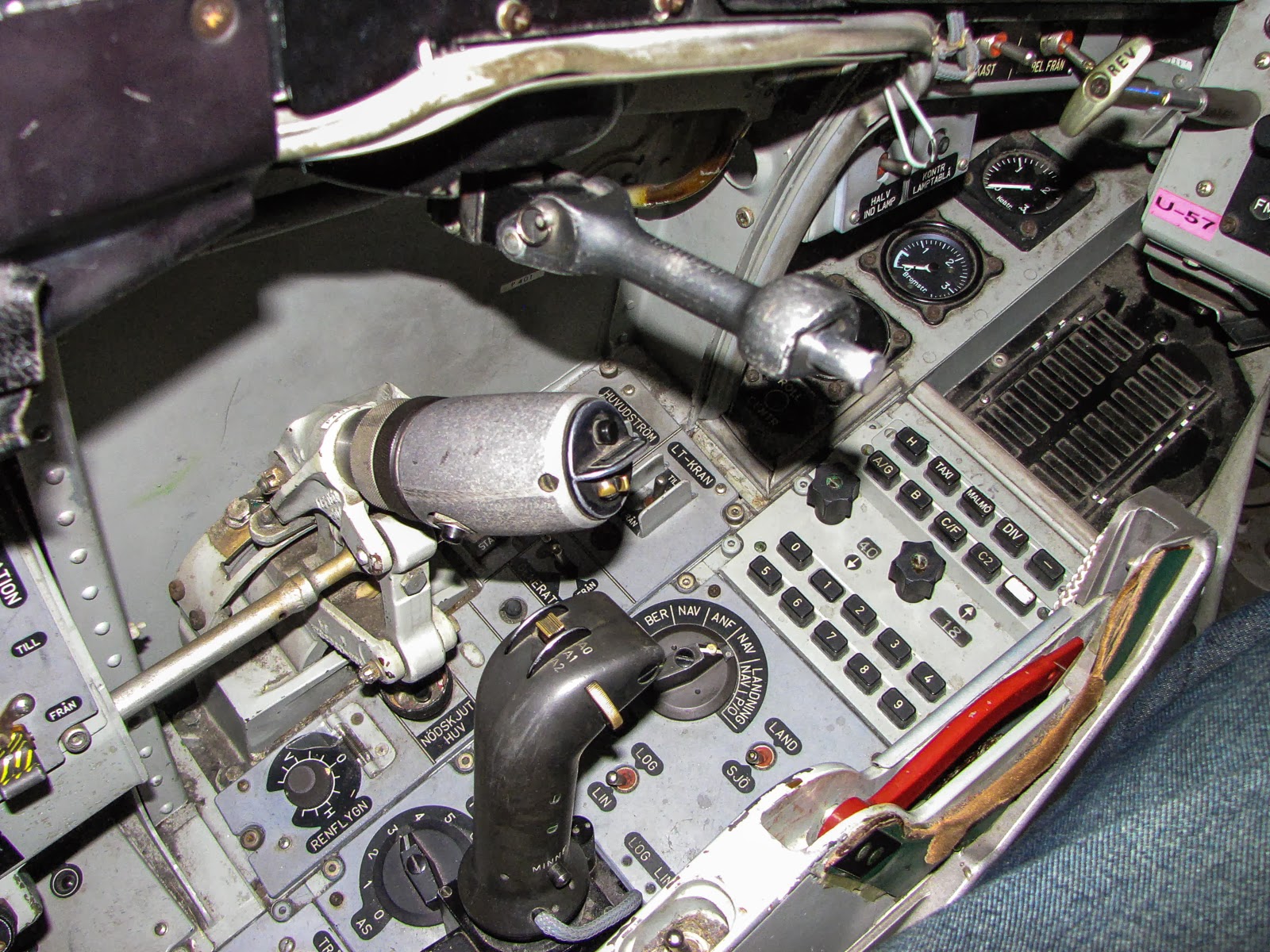 A mile of runway will take you anywhere.: A visit to Sweden's Aeroseum