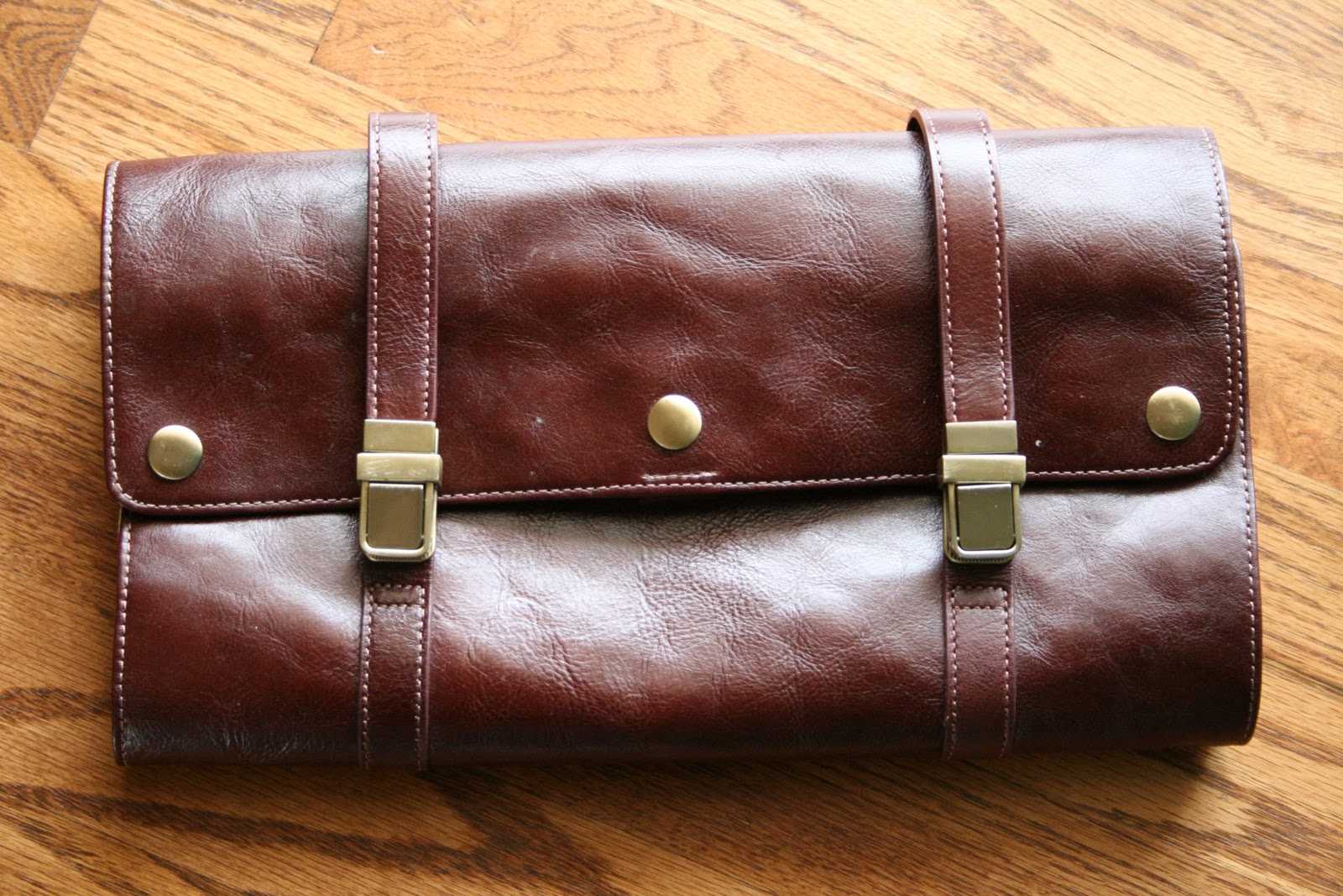 Hope for Anton: UP FOR BID: Men's toiletry case (leather)