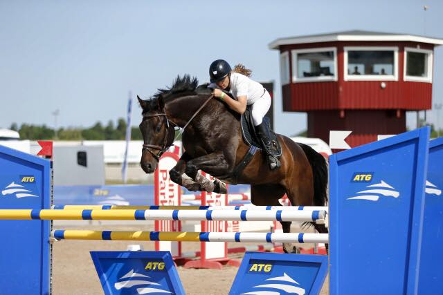 Jessica Pira: Älskar kolla hästfilmer på youtube!!
