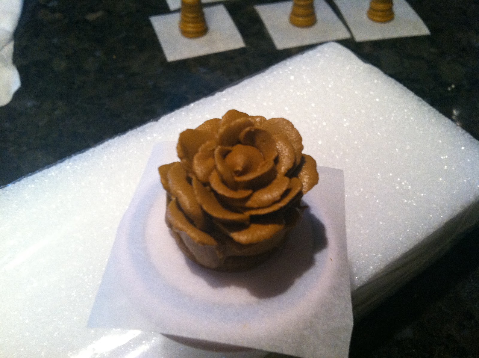 The Iced Queen: Royal Icing Pine Cones