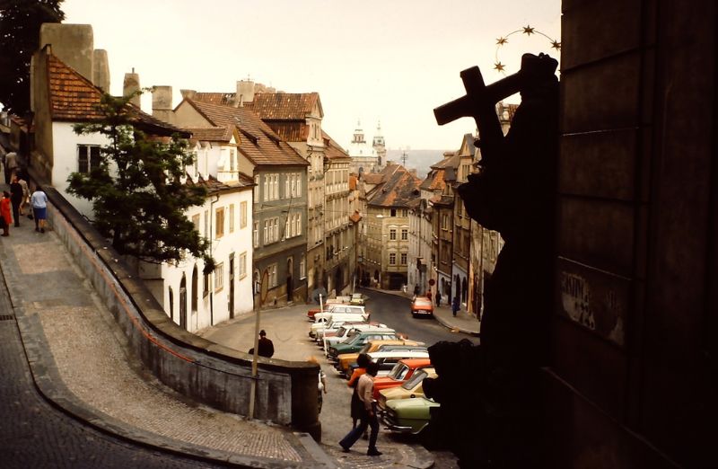 45 Wonderful Pictures Capture Street Scenes of Prague in 1980 ~ Vintage ...