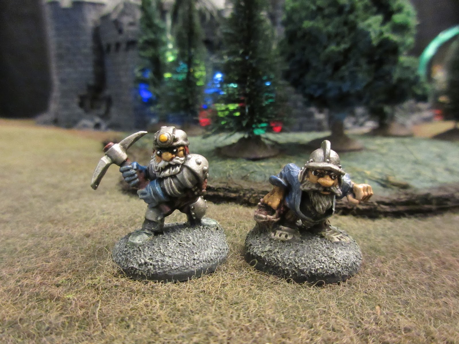 Mars-Miniatures: Seasons Greetings From The Dwarves Of Moria