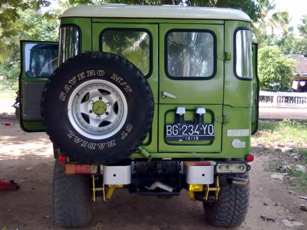 MOBIL HARDTOP: TOYOTA HARDTOP FJ-40 TAHUN 1977