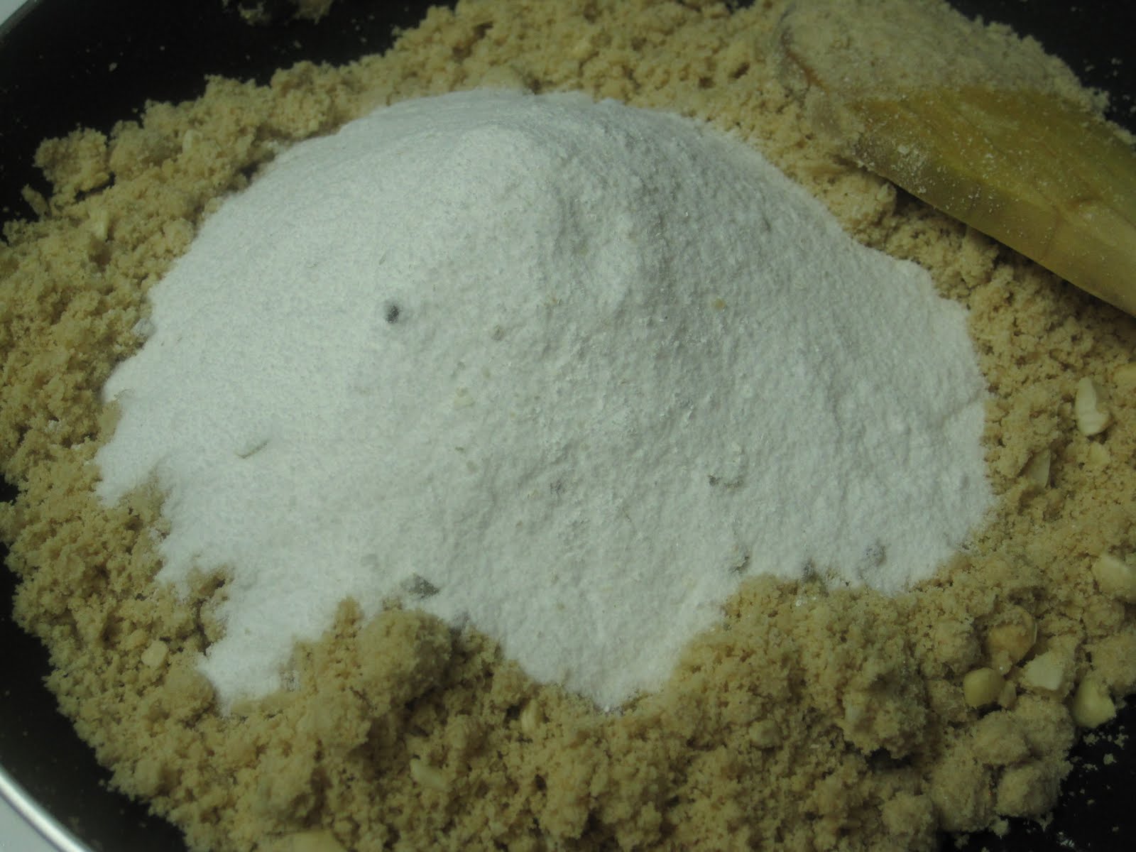 Ruchimayam: Godhuma Laddu / Wheat Flour Laddu