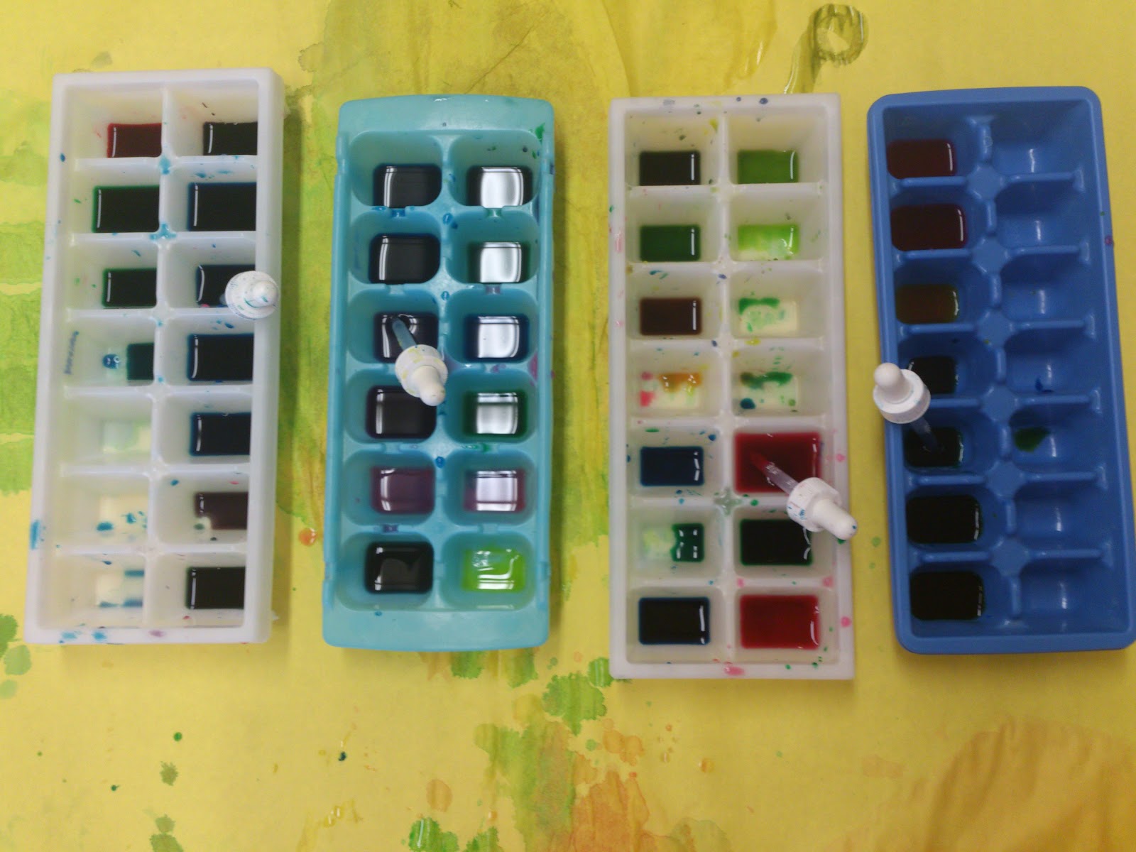 Work it Mommy: Preschool Color Exploration Activity