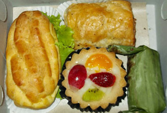 CATERING NGANJUK: SNACK BOX KUE BASAH dan KERING