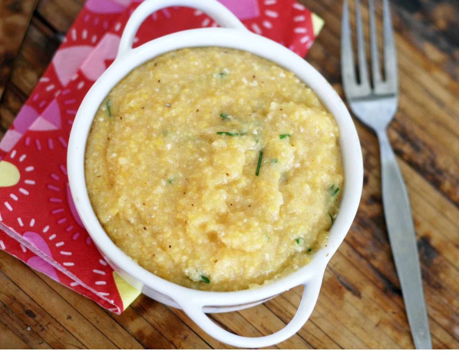 Old Bay Chive Cheese Grits – Coconut & Lime