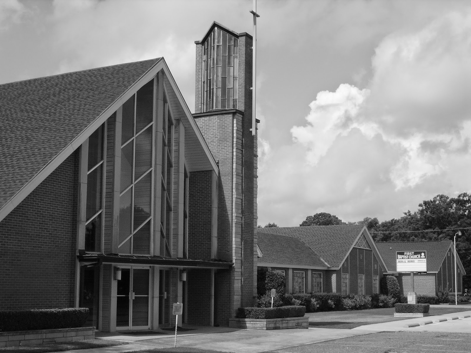 LOGANSPORT -- OUR TOWN: THE HISTORY OF THE FIRST BAPTIST CHURCH OF ...