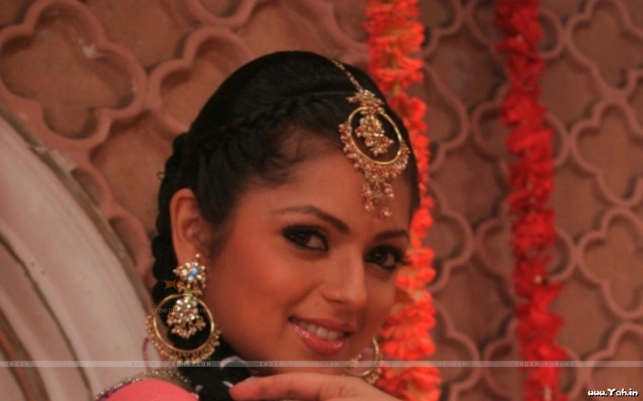 Drashti Dhami - BOLLYWOOD ADDAA | Latest Bollywood Hot Pics of ...