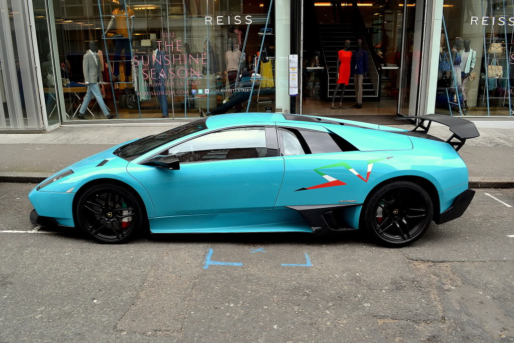 Autos color turquesa - Nazareth Black