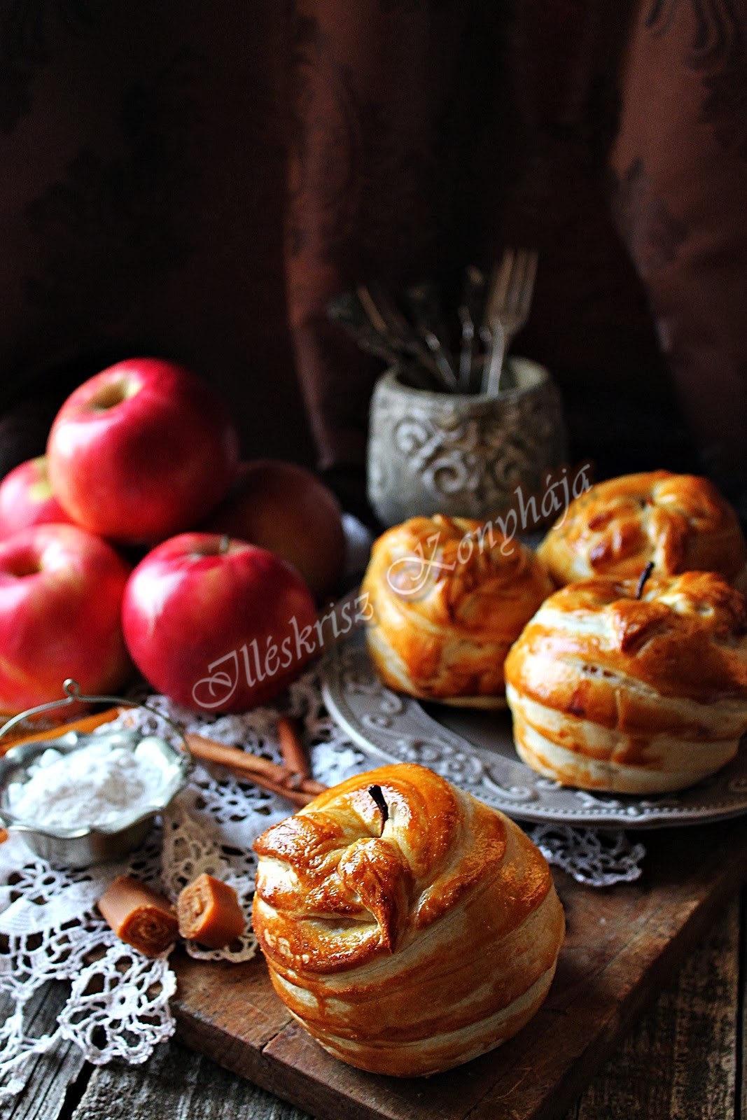 BLOGKONYHA: TÉSZTÁBAN SÜLT PIROS ALMA